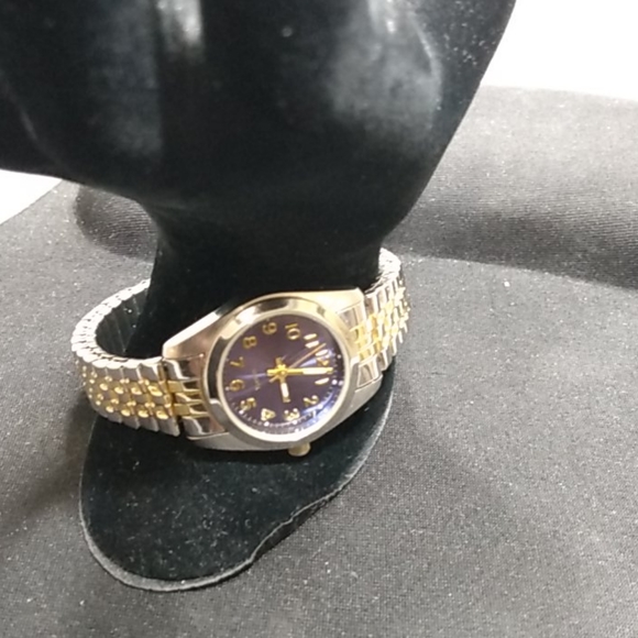 Advance | Accessories | Advance Quartz Watch | Poshmark